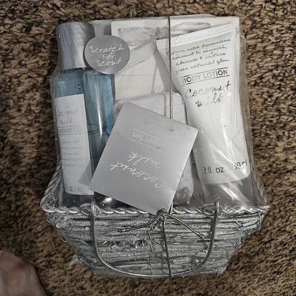 Bath & Body | Coconut Milk Pamper Set Of 4 Nwt | Poshmark